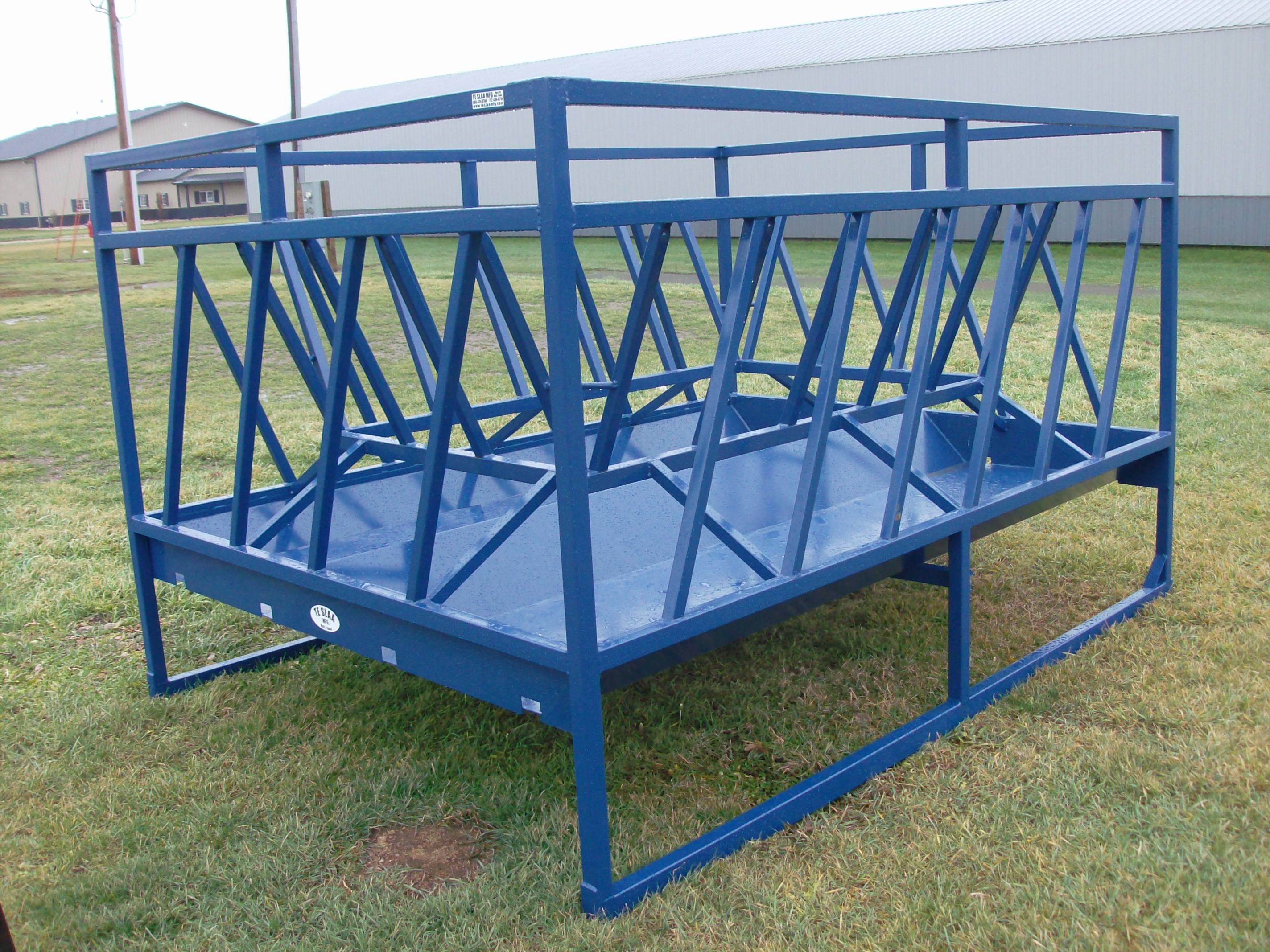 8' x 10' Hay Feeding Skid with Extension - Te Slaa Manufacturing