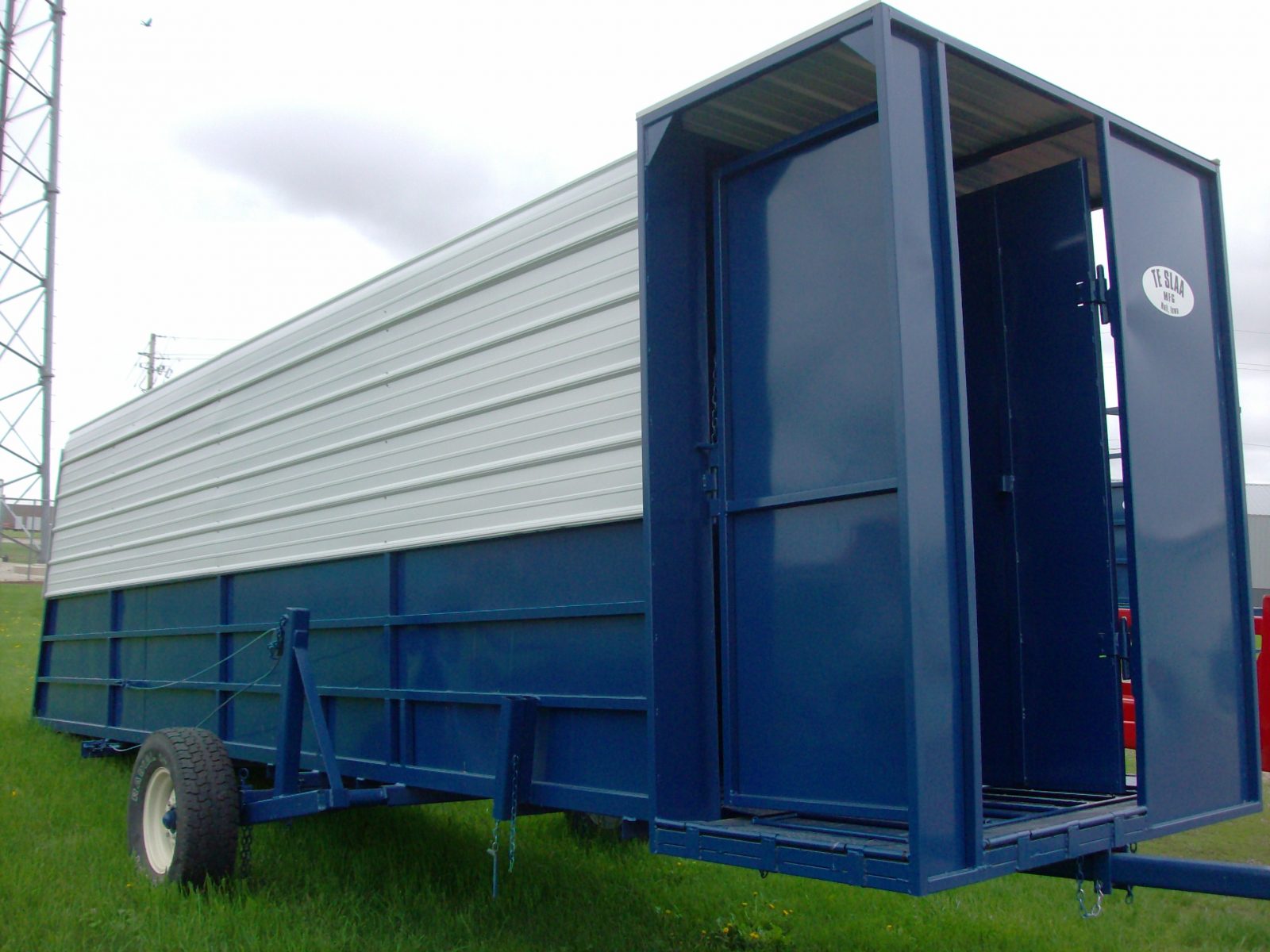 24' Hog Loading Chute with 3 way load out - Te Slaa Manufacturing